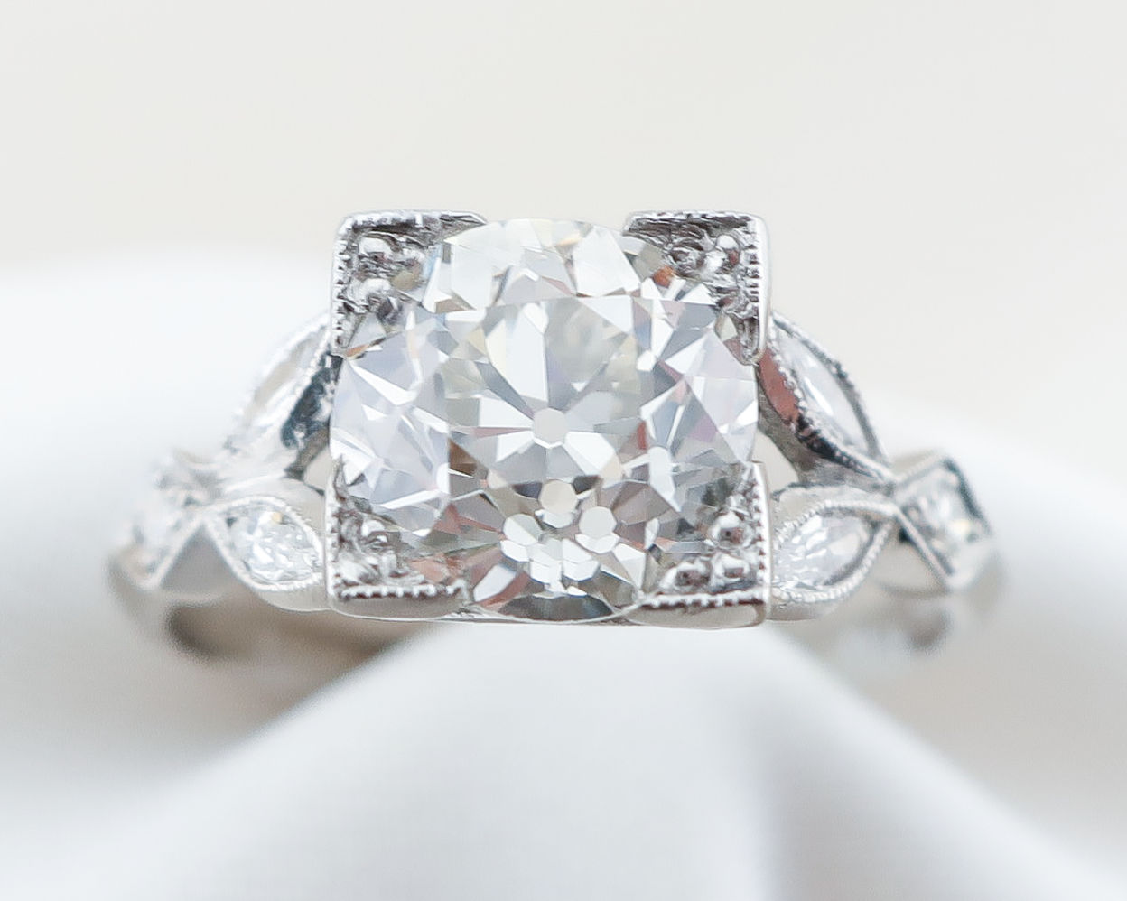 Isadoras Antique Jewelry