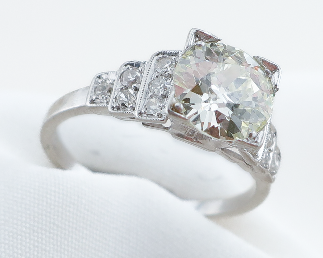 Isadoras Antique Jewelry