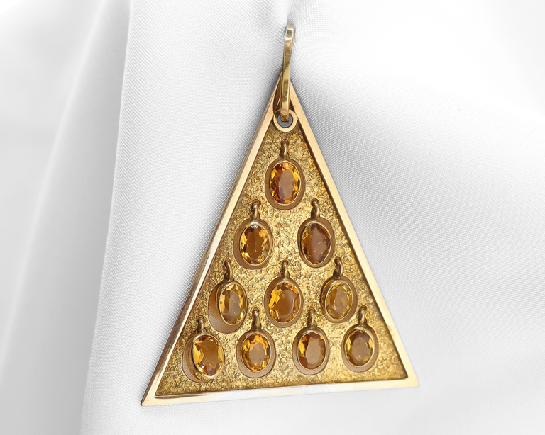 Isadoras Antique Jewelry